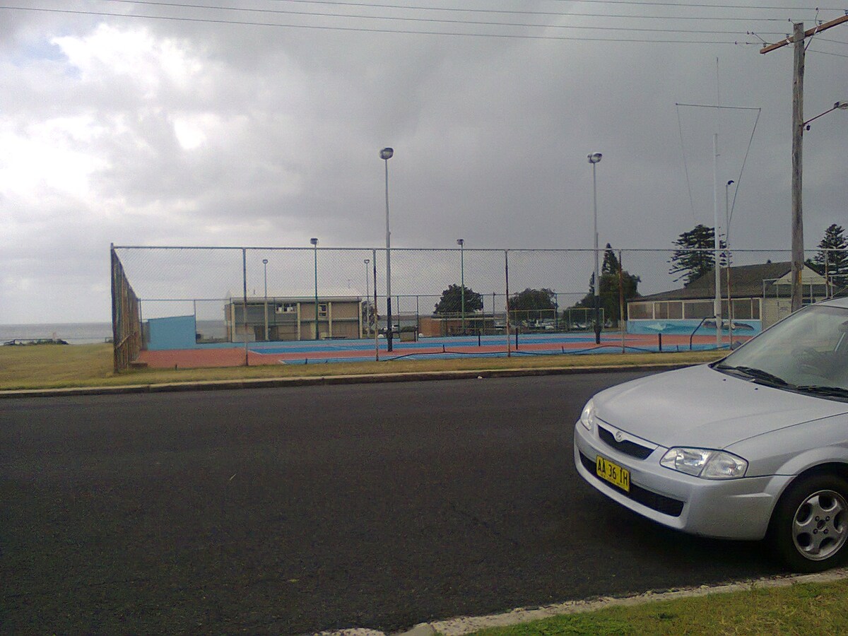 Beach House 175m to patrolled beach in Stockton