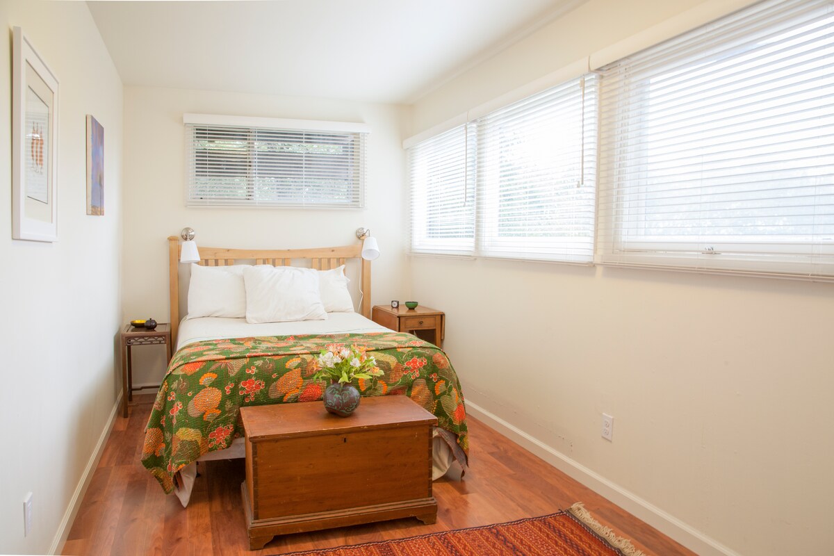 Panoramic Hill Walk to UC Berkeley in Berkeley