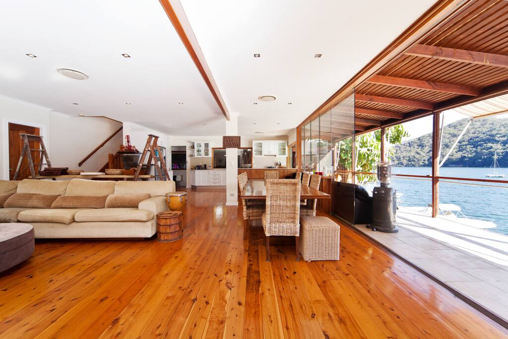 Cottage Point Waterfront Retreat - Houses for Rent in Cottage Point