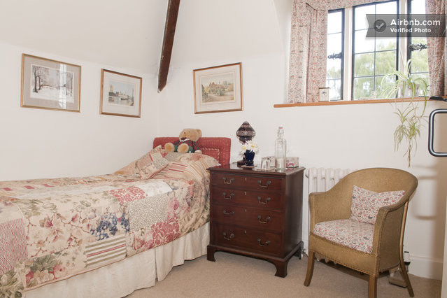Lovely bedrooms in an old manor in Withington